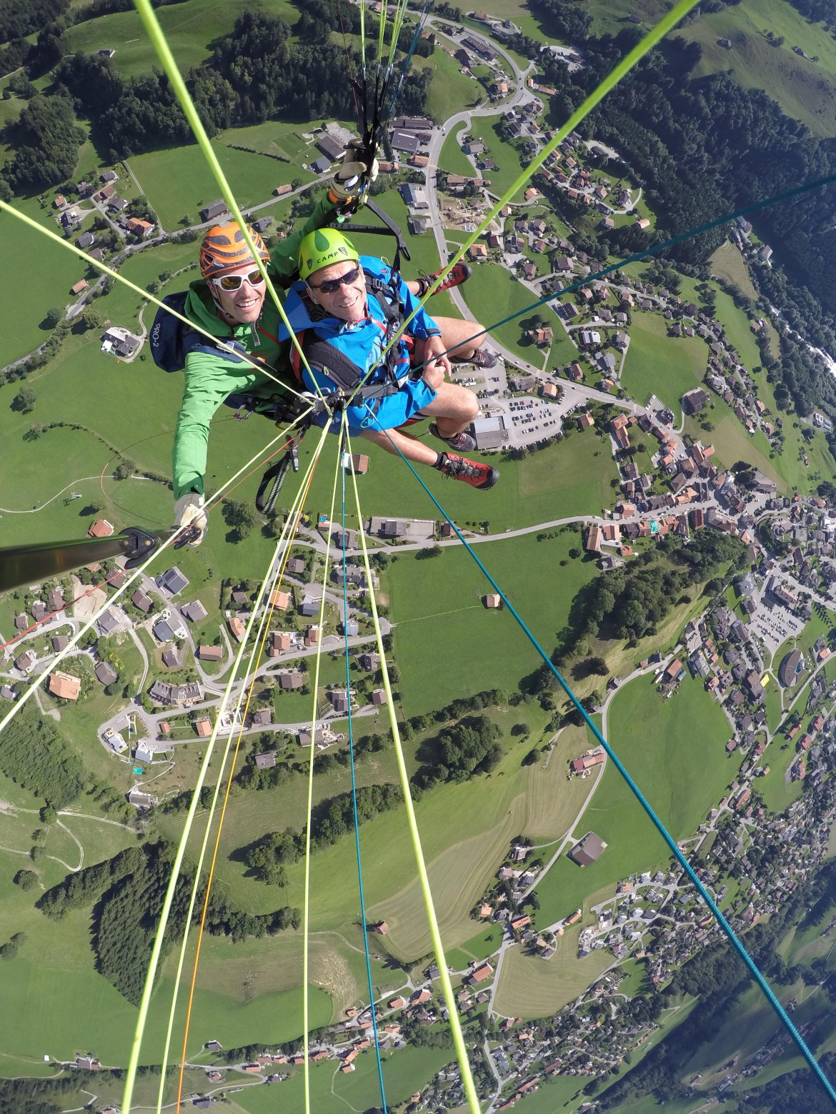 Tandem parapente en Gruyère avec l'école Anemos