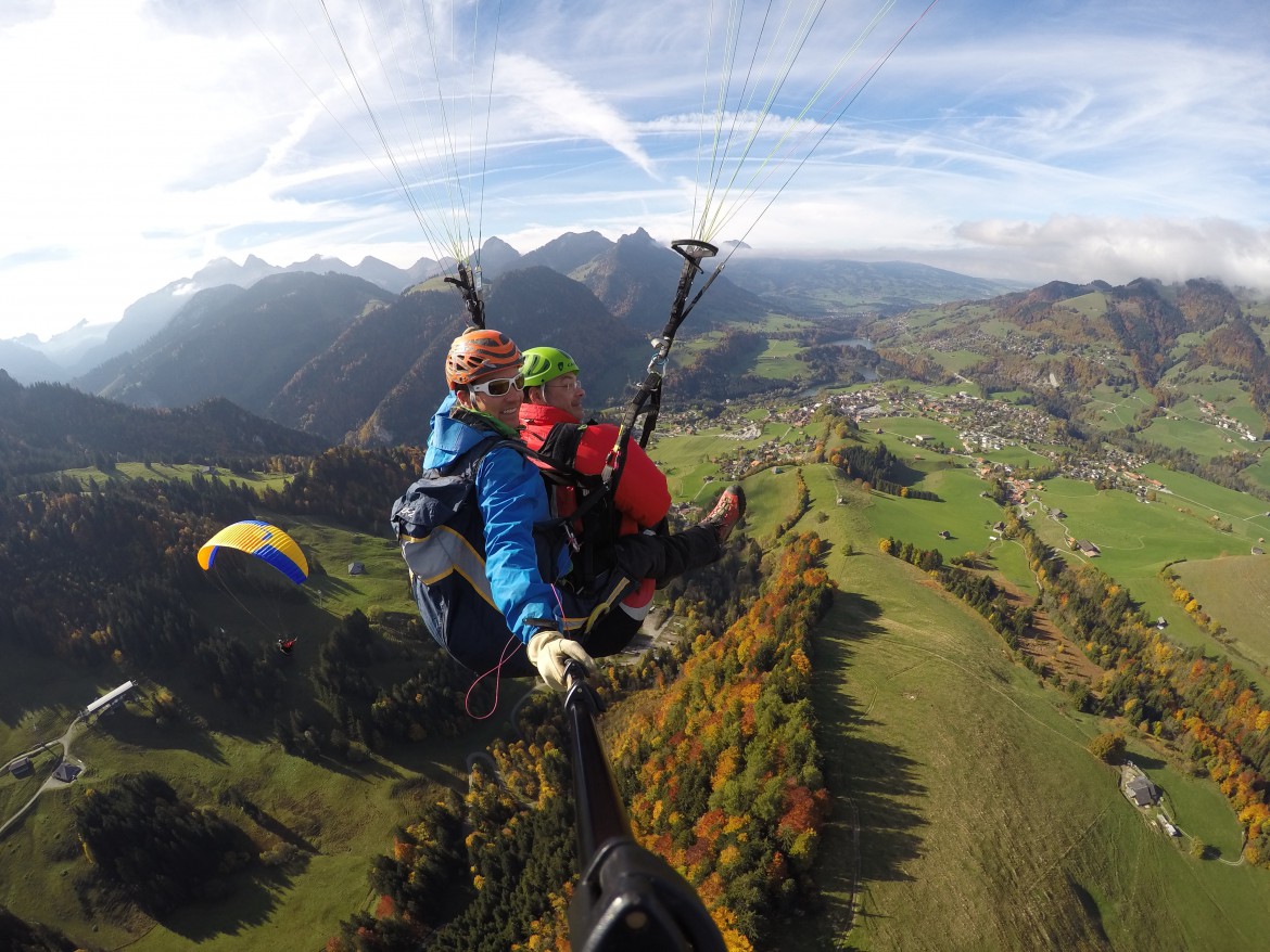 Tandem parapente en Gruyère avec l'école Anemos